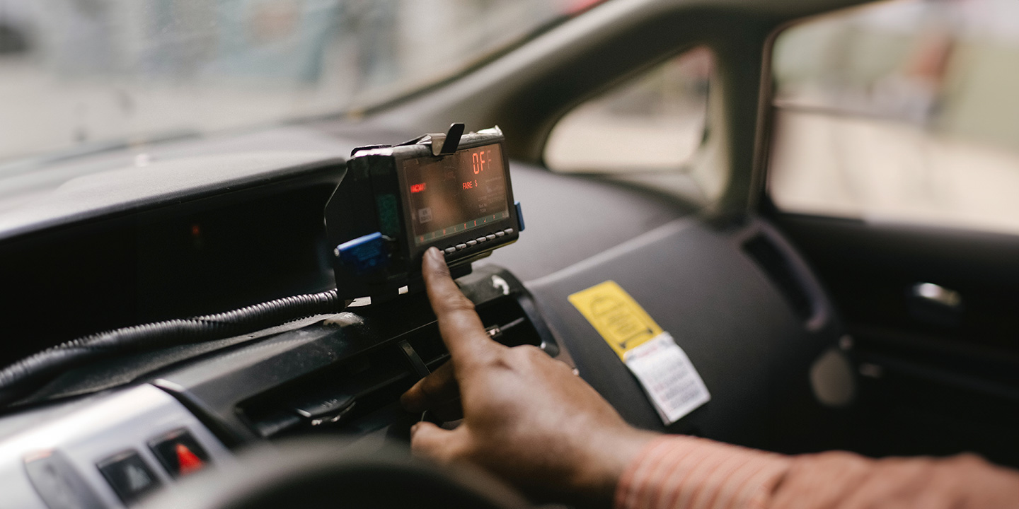 Localización de vehículos vía satélite: monitoreo satelital de flotas